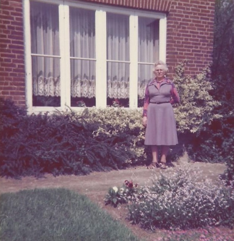 Vrouwen | Mien durpke siebengewald | Pagina 14